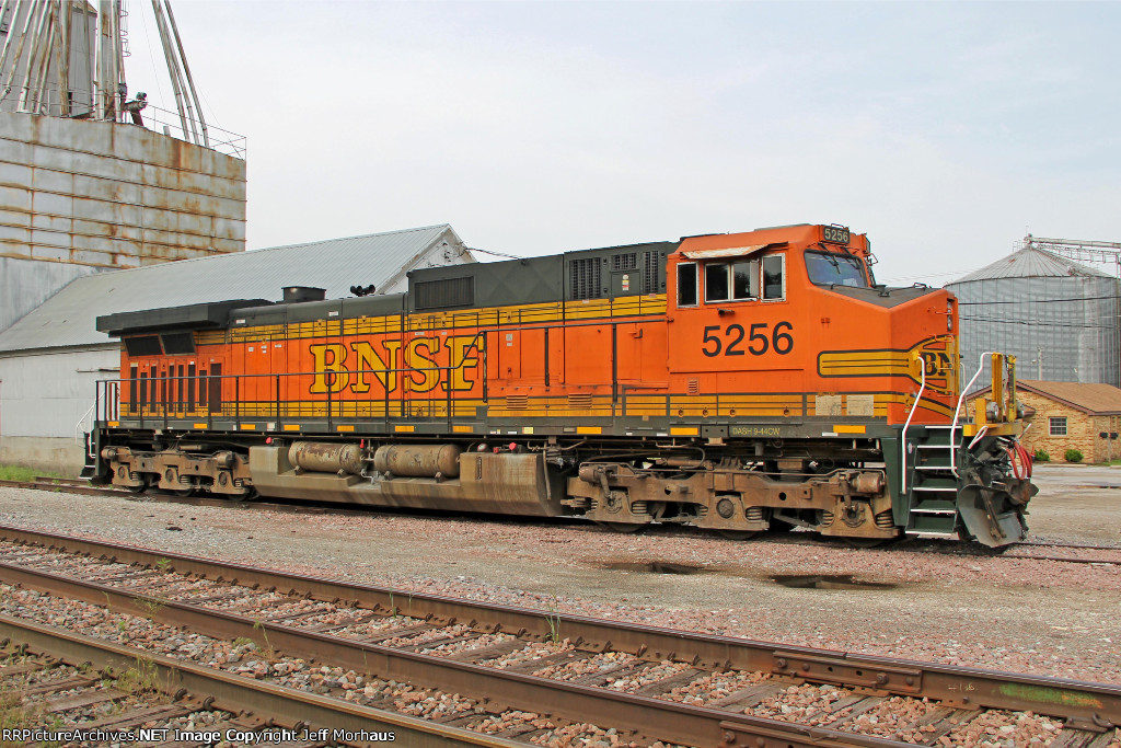 BNSF 5256